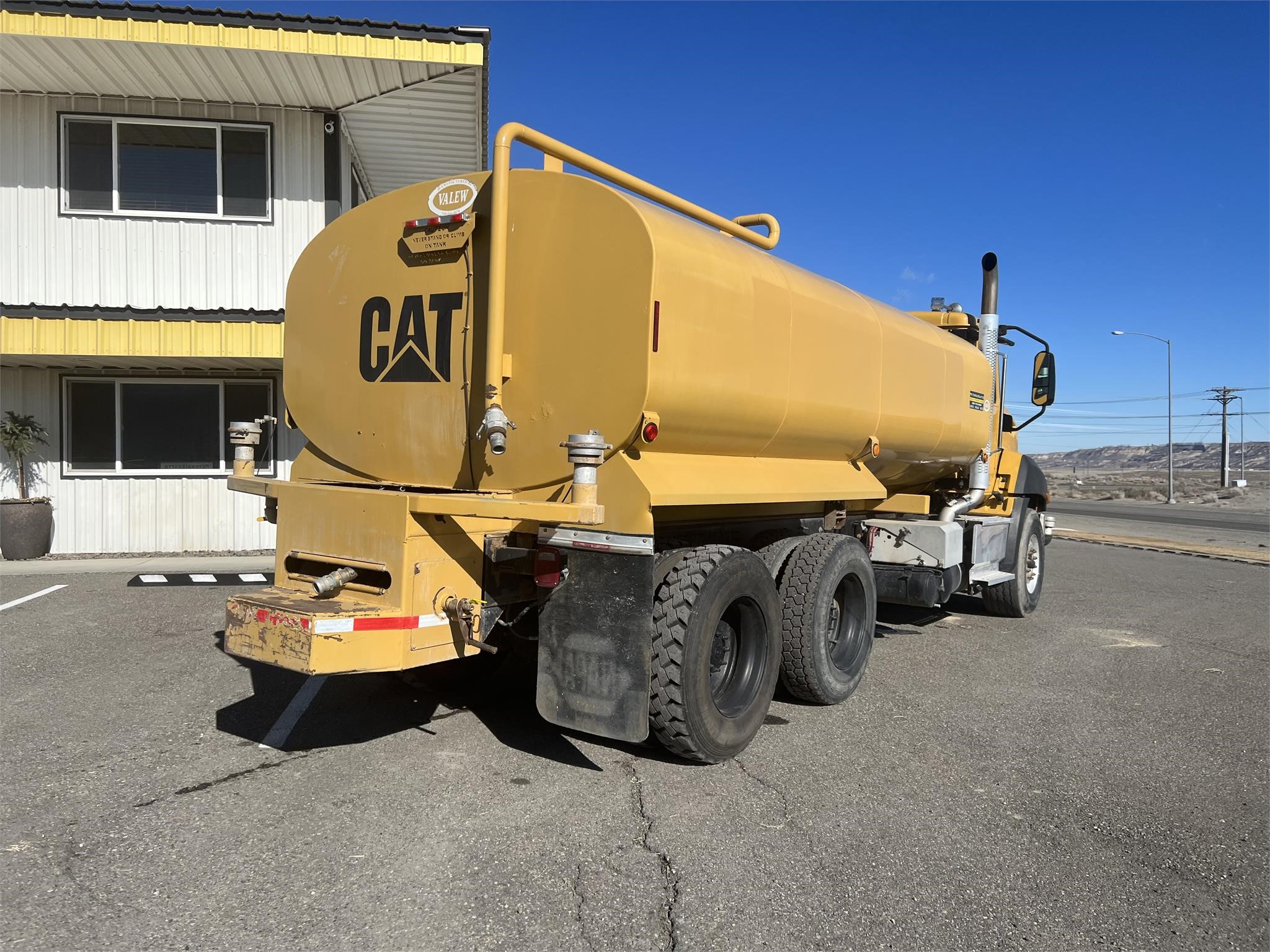 2014 CATERPILLAR CT660 - Peters & Keatts Equipment Inc.