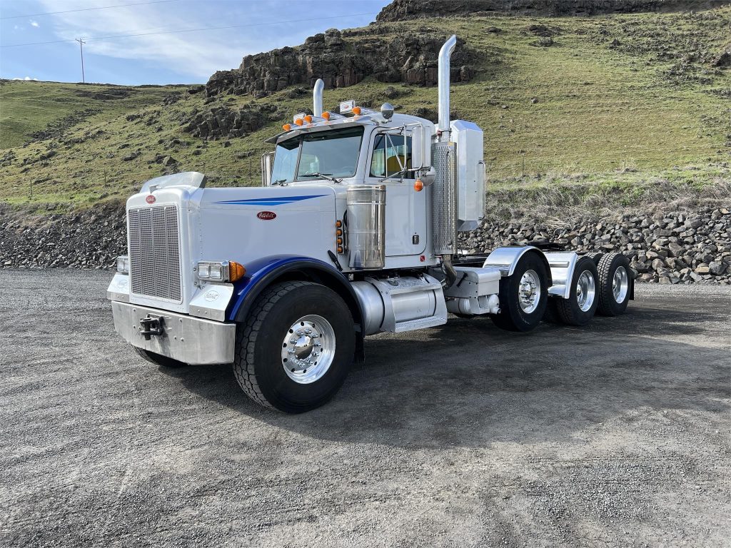 2010 PETERBILT 340 - Peters & Keatts Equipment Inc.