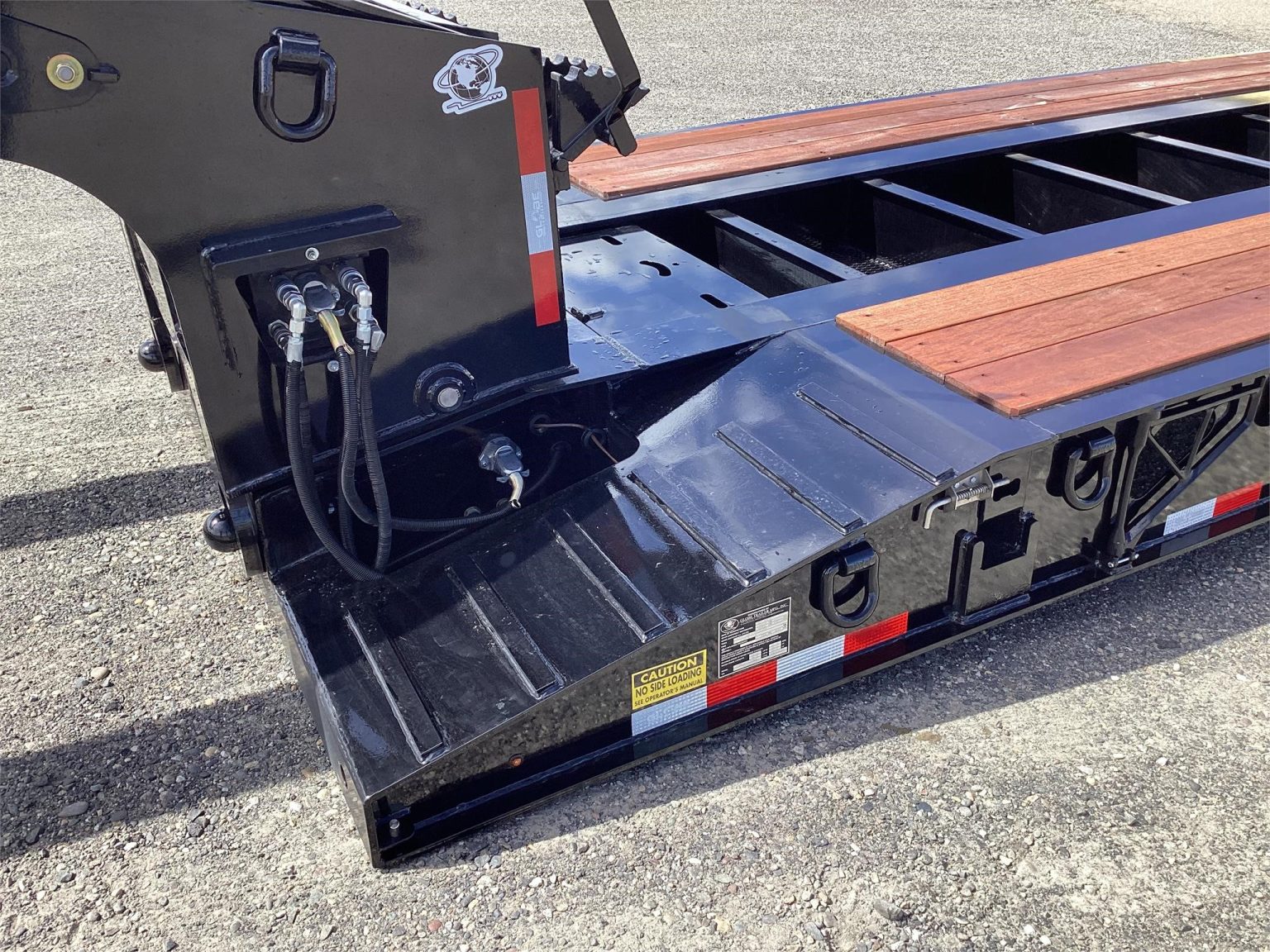 2024 GLOBE GTBN553-53-24-HGG - Peters & Keatts Equipment Inc.