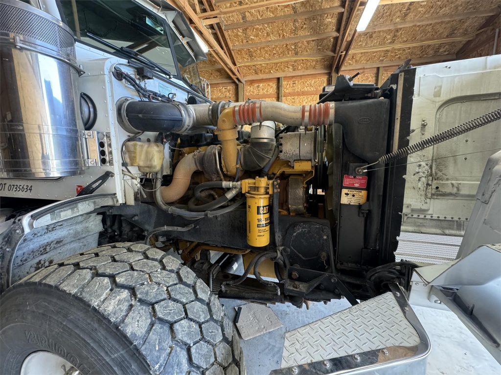 2000 PETERBILT 357 - Peters & Keatts Equipment Inc.