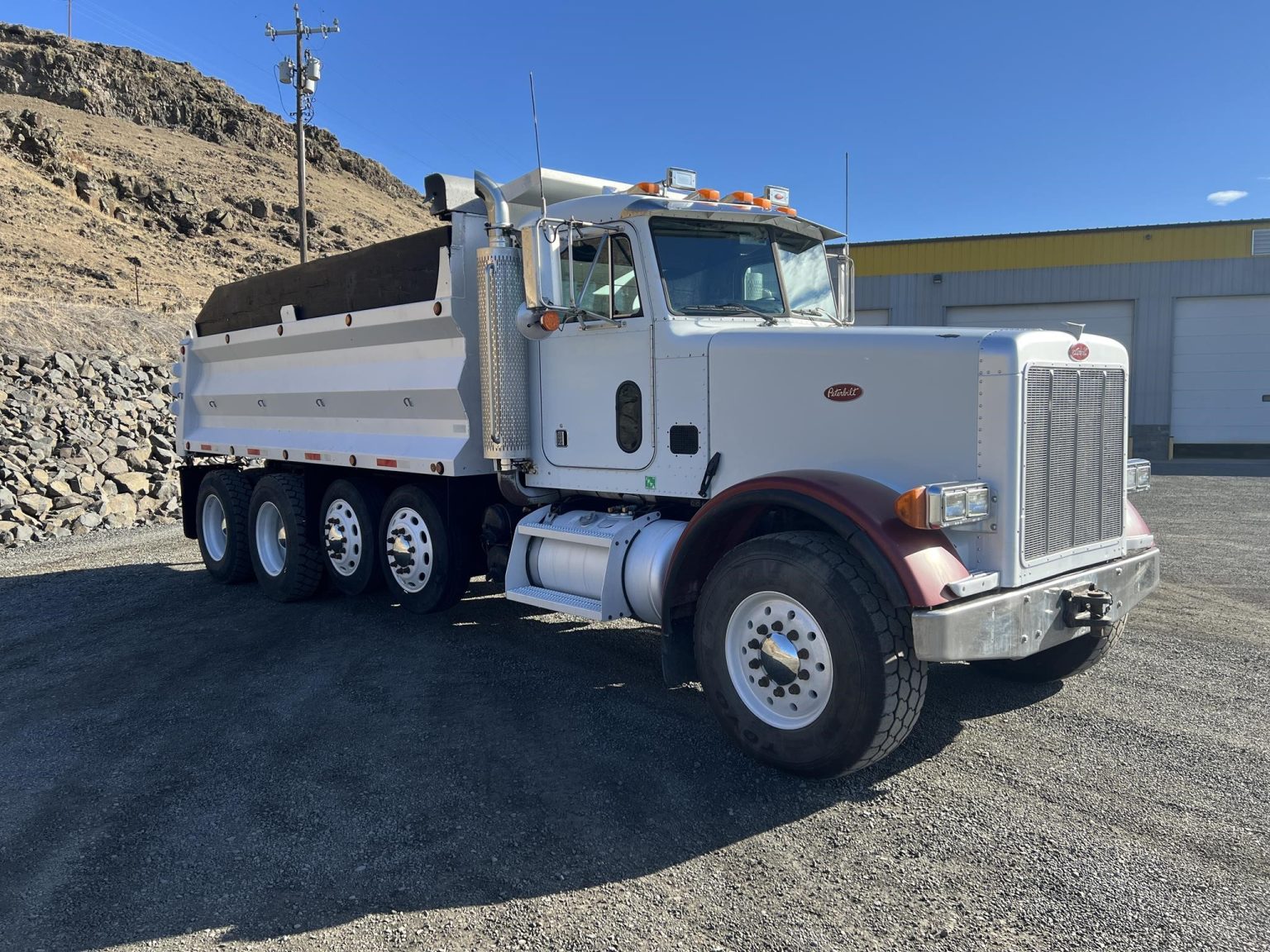 2003 PETERBILT 378 - Peters & Keatts Equipment Inc.