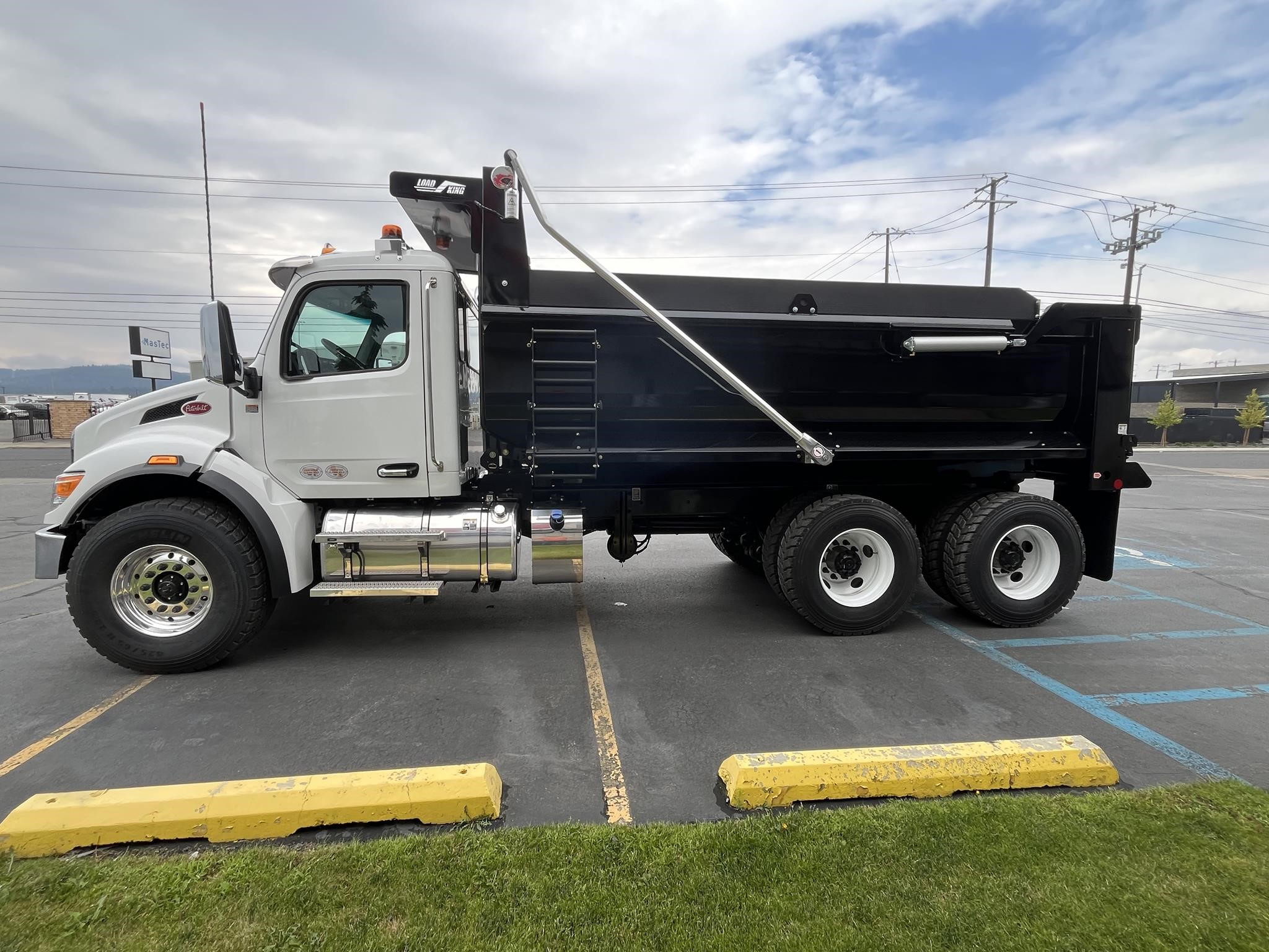 2025 PETERBILT 548 - Peters & Keatts Equipment Inc.