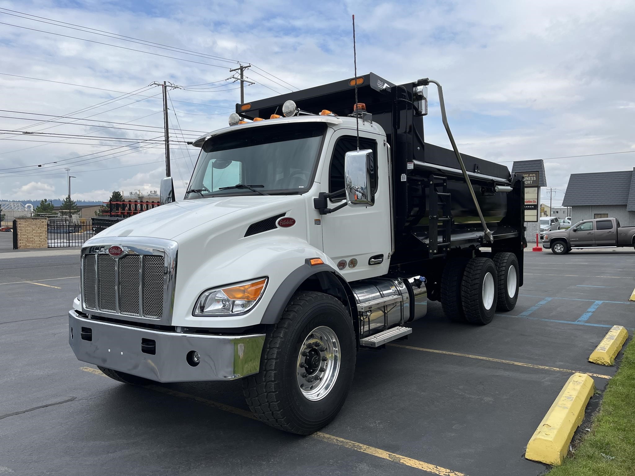 2025 PETERBILT 548 - Peters & Keatts Equipment Inc.