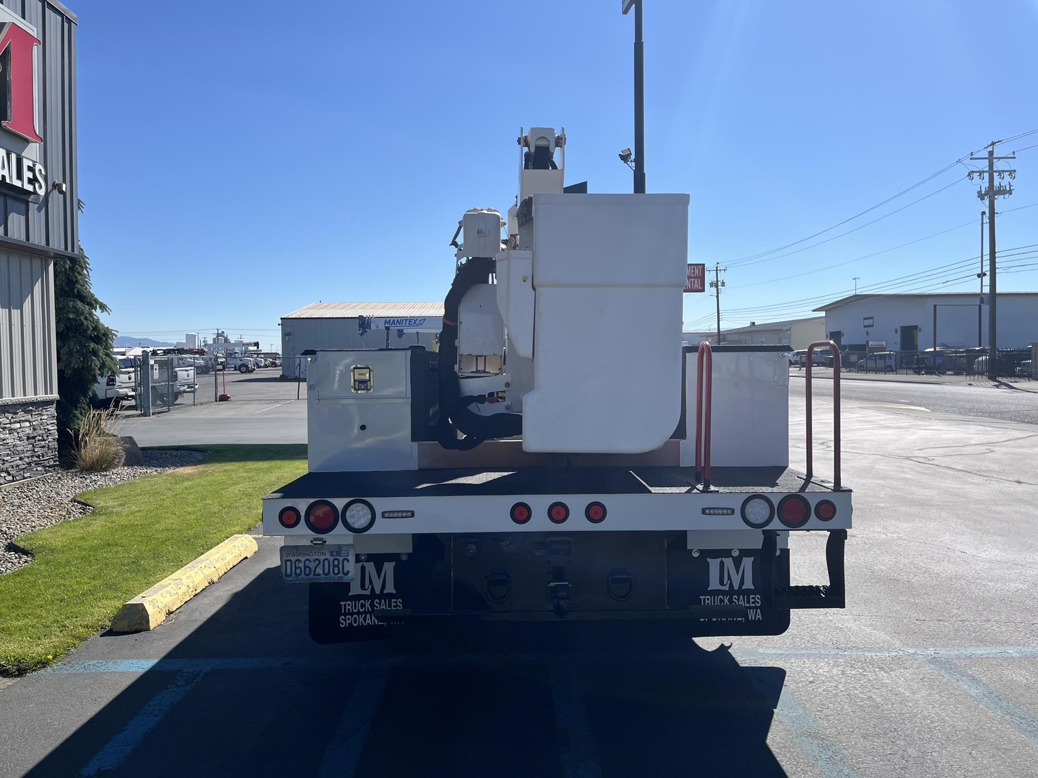 2021 VERSALIFT SST40EIH - Peters & Keatts Equipment Inc.