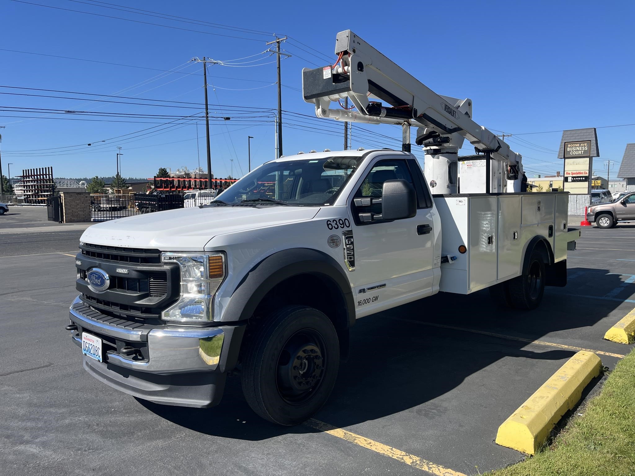 2021 VERSALIFT SST40EIH - Peters & Keatts Equipment Inc.
